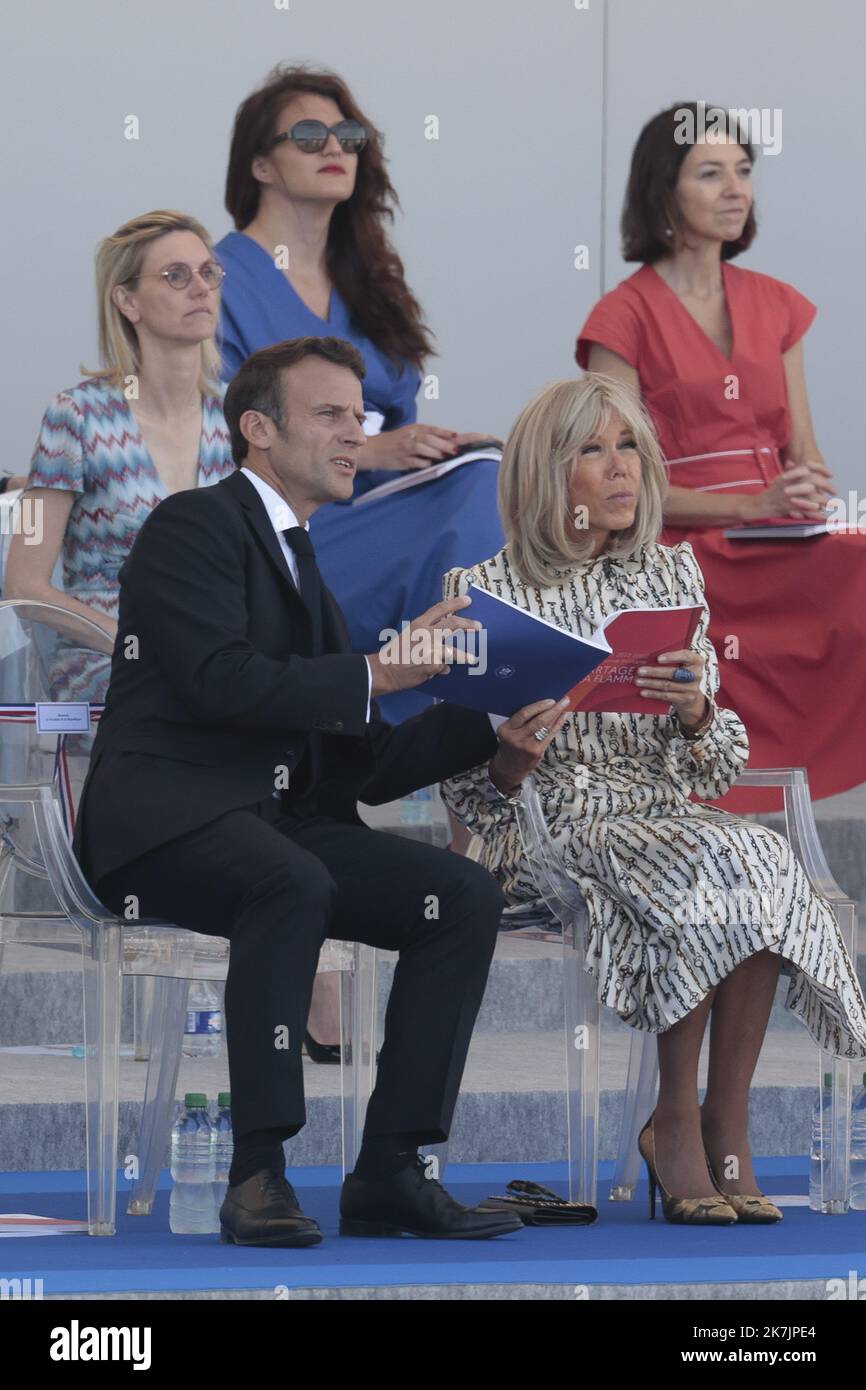 ©Sebastien Muylaert/MAXPPP - Paris 14/07/2022 Emmanuel et Brigitte ...