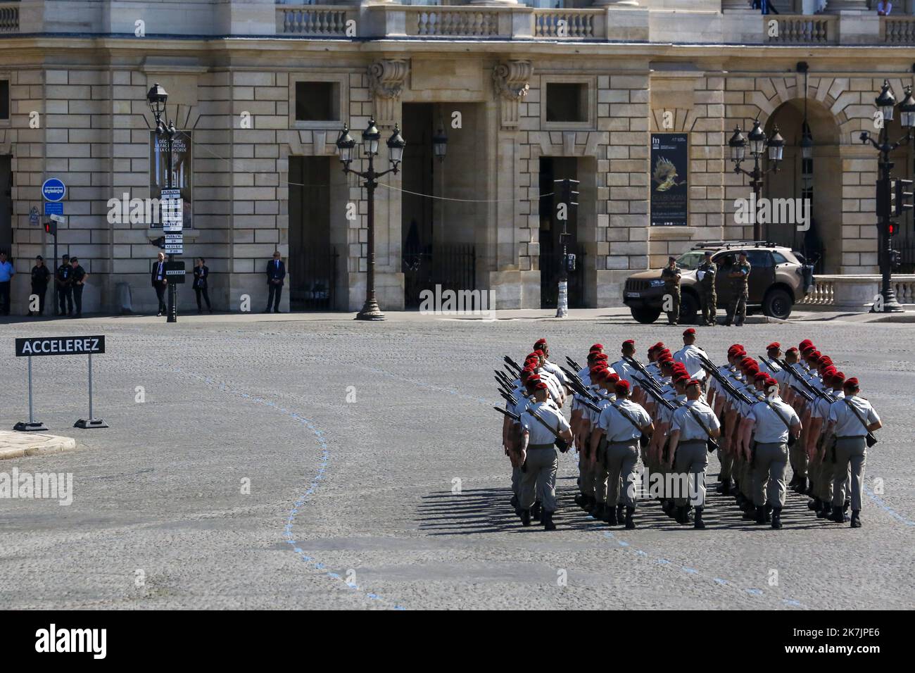 ©Sebastien Muylaert/MAXPPP - Paris 14/07/2022 Illustration troupes a ...