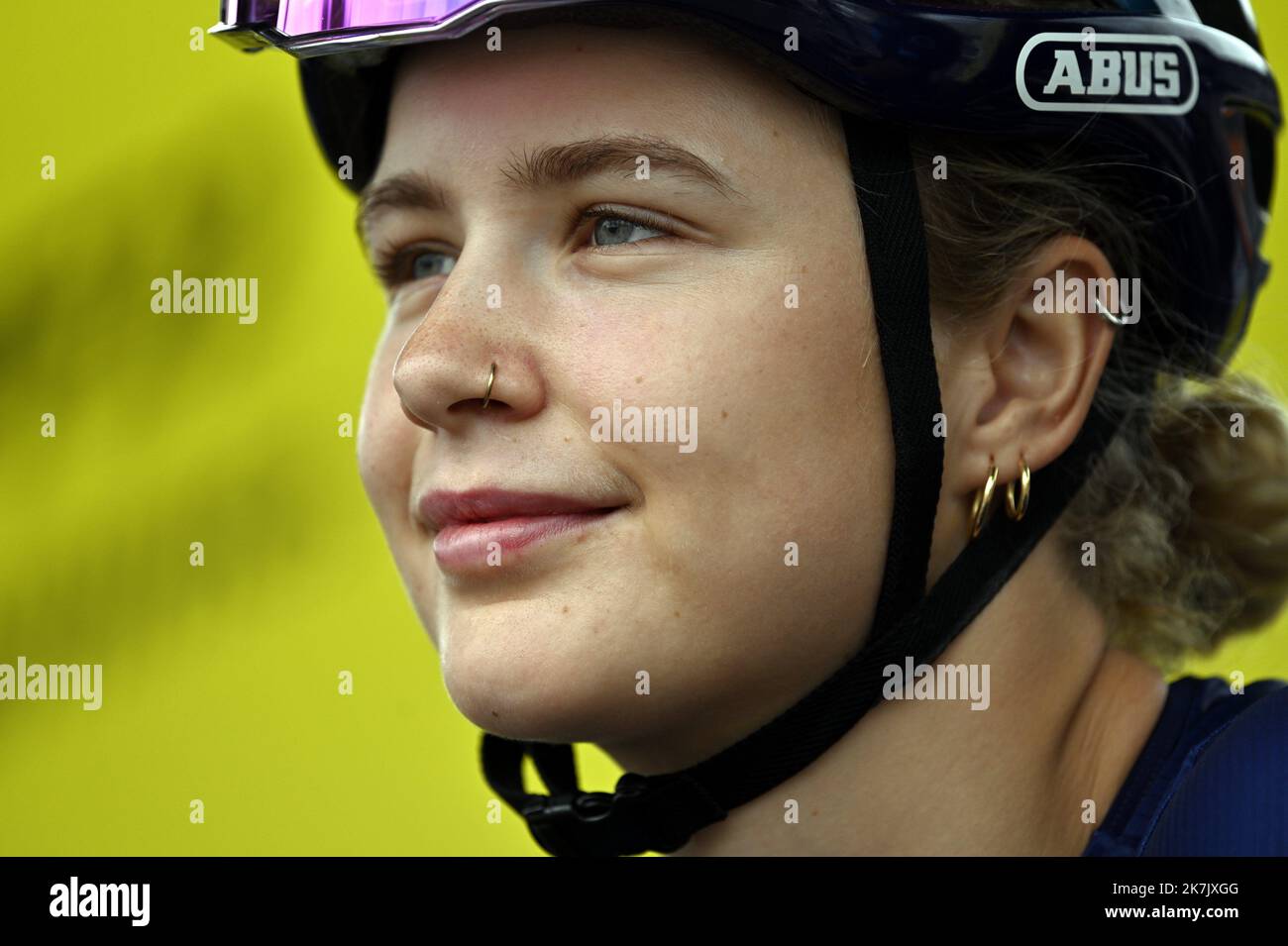 Movistar team women hi-res stock photography and images - Alamy