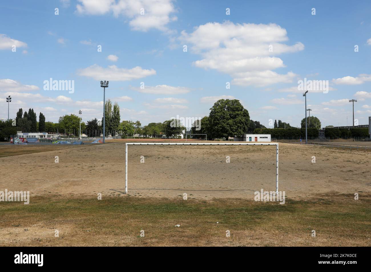 Terrains de foot hi-res stock photography and images - Alamy