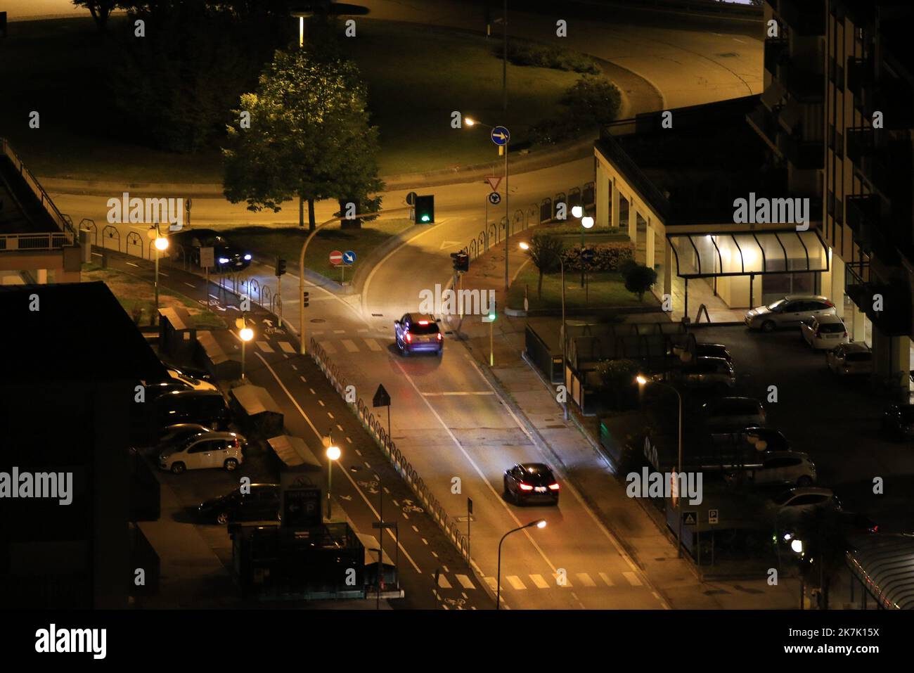 Street light switched off night hi-res stock photography and images - Alamy