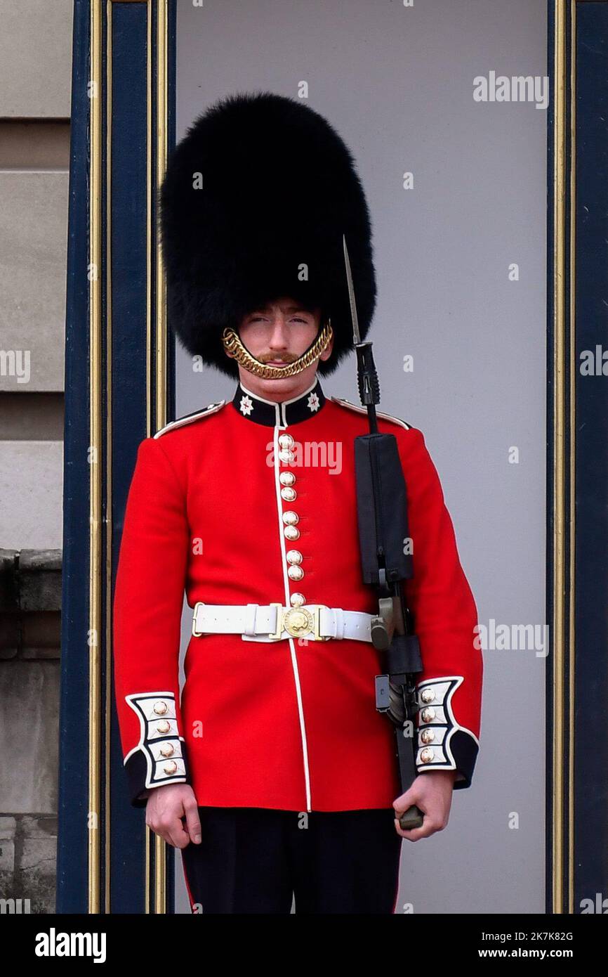 Kings guards operation london bridge operation unicorn queens hi-res ...