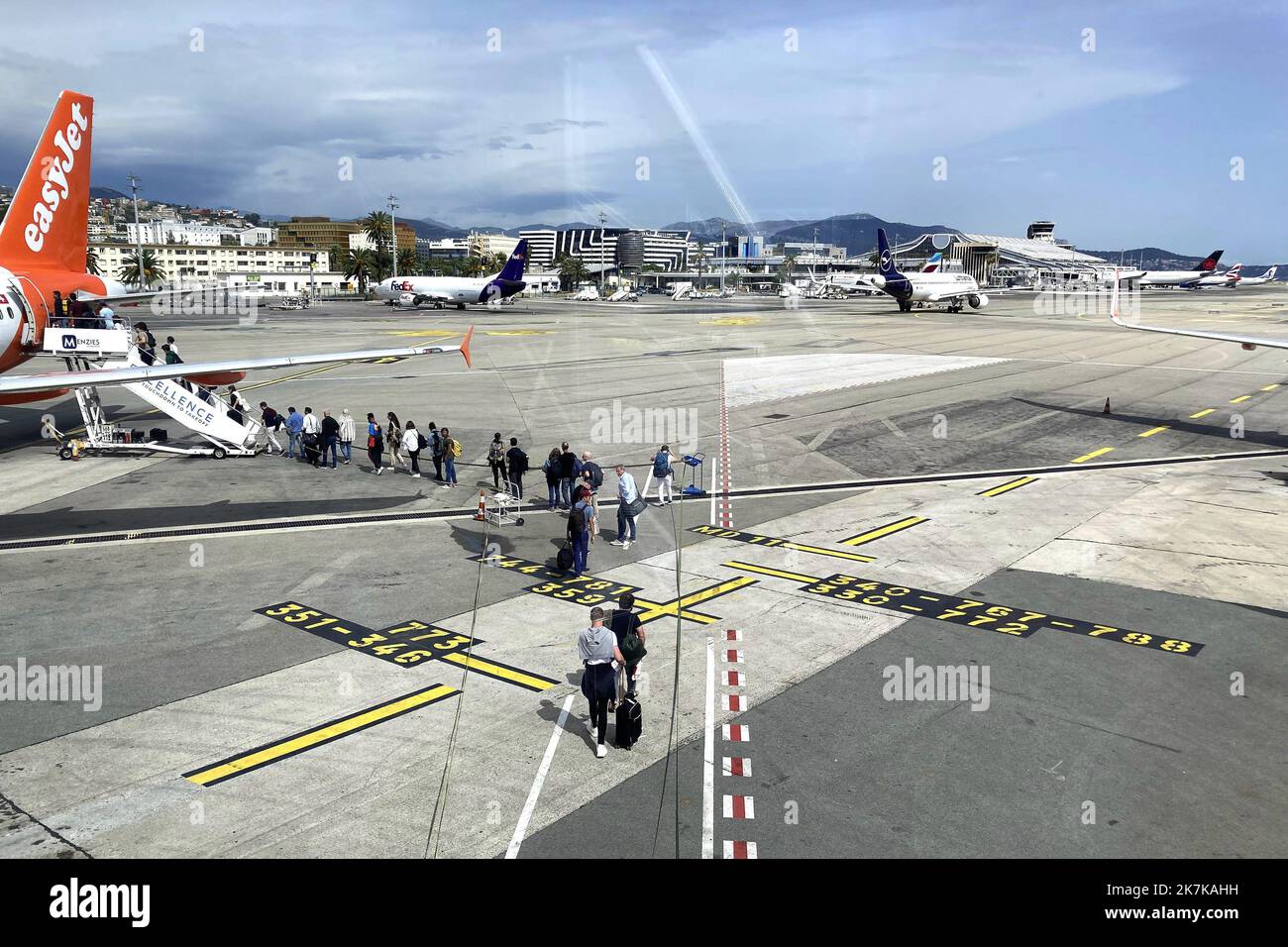 ©Francois Glories/MAXPPP - 09/09/2022 Passengers board an Easyjet ...