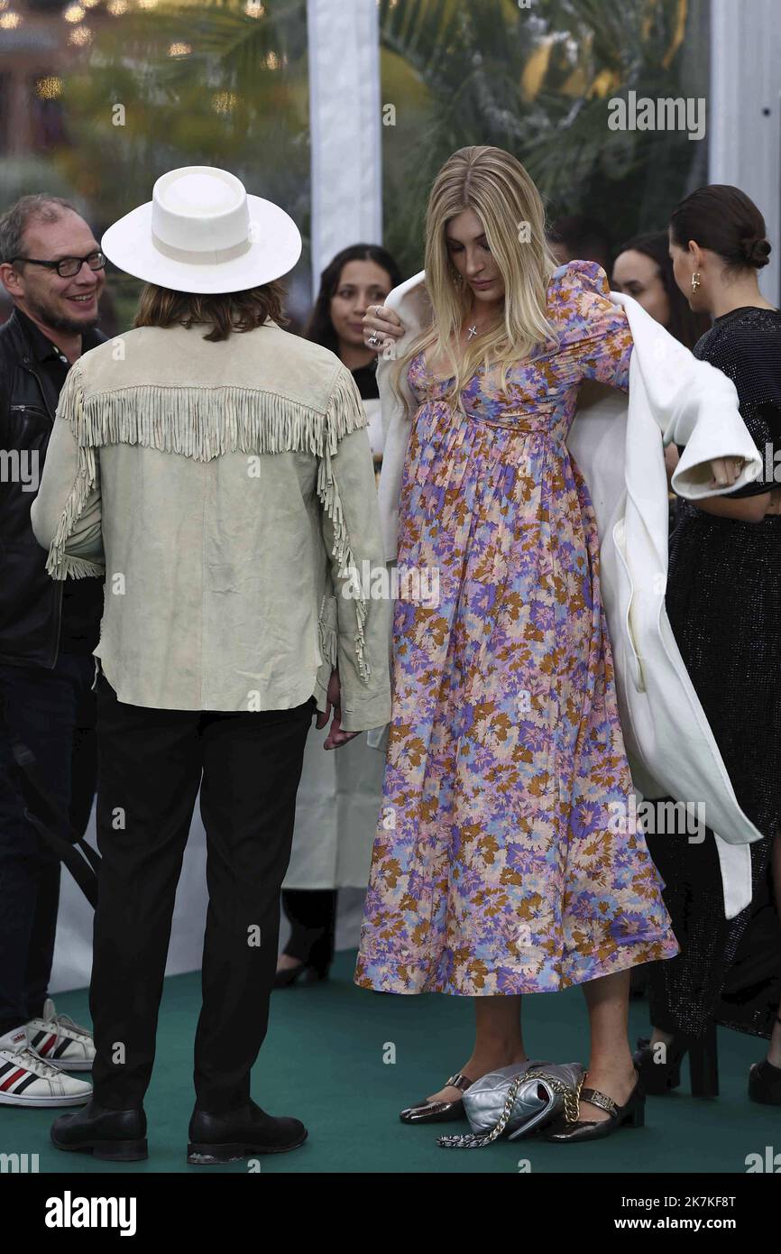 Moet chandon umbrella hi-res stock photography and images - Alamy