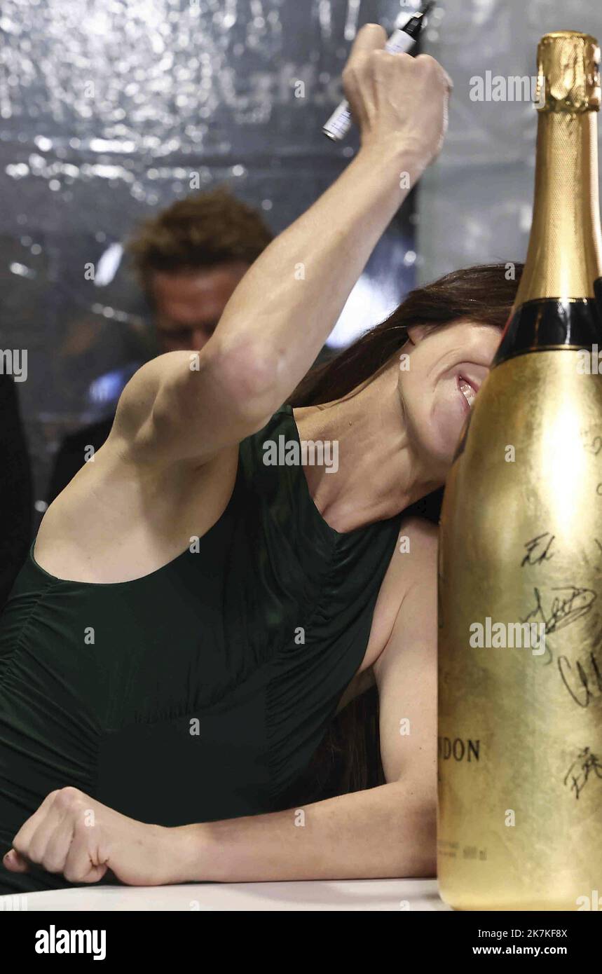 Swiss singer and actor hi-res stock photography and images - Alamy