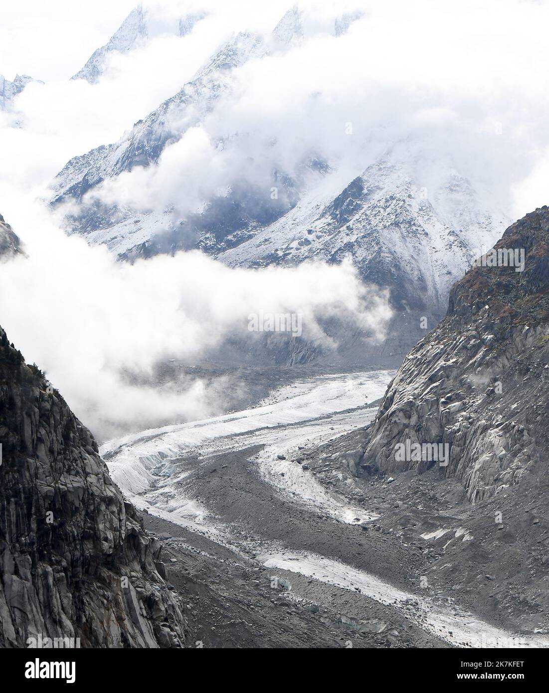 ©Mourad ALLILI/MAXPPP - 26/09/2022 The Mer de Glace is a glacier on the ...