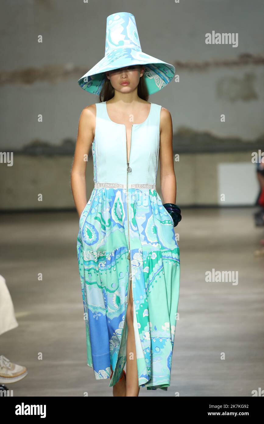 ©Pierre Teyssot/MAXPPP ; Leonard Paris : Runway - Paris Fashion Week ...