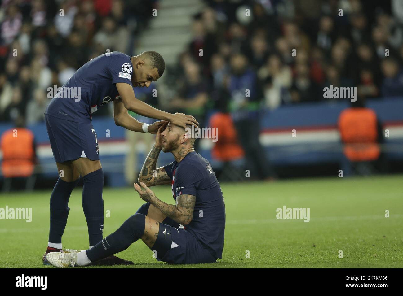 ©Sebastien Muylaert/MAXPPP - Paris 11/10/2022 Sergio Ramos and Kylian Mbappe of Paris Saint ...