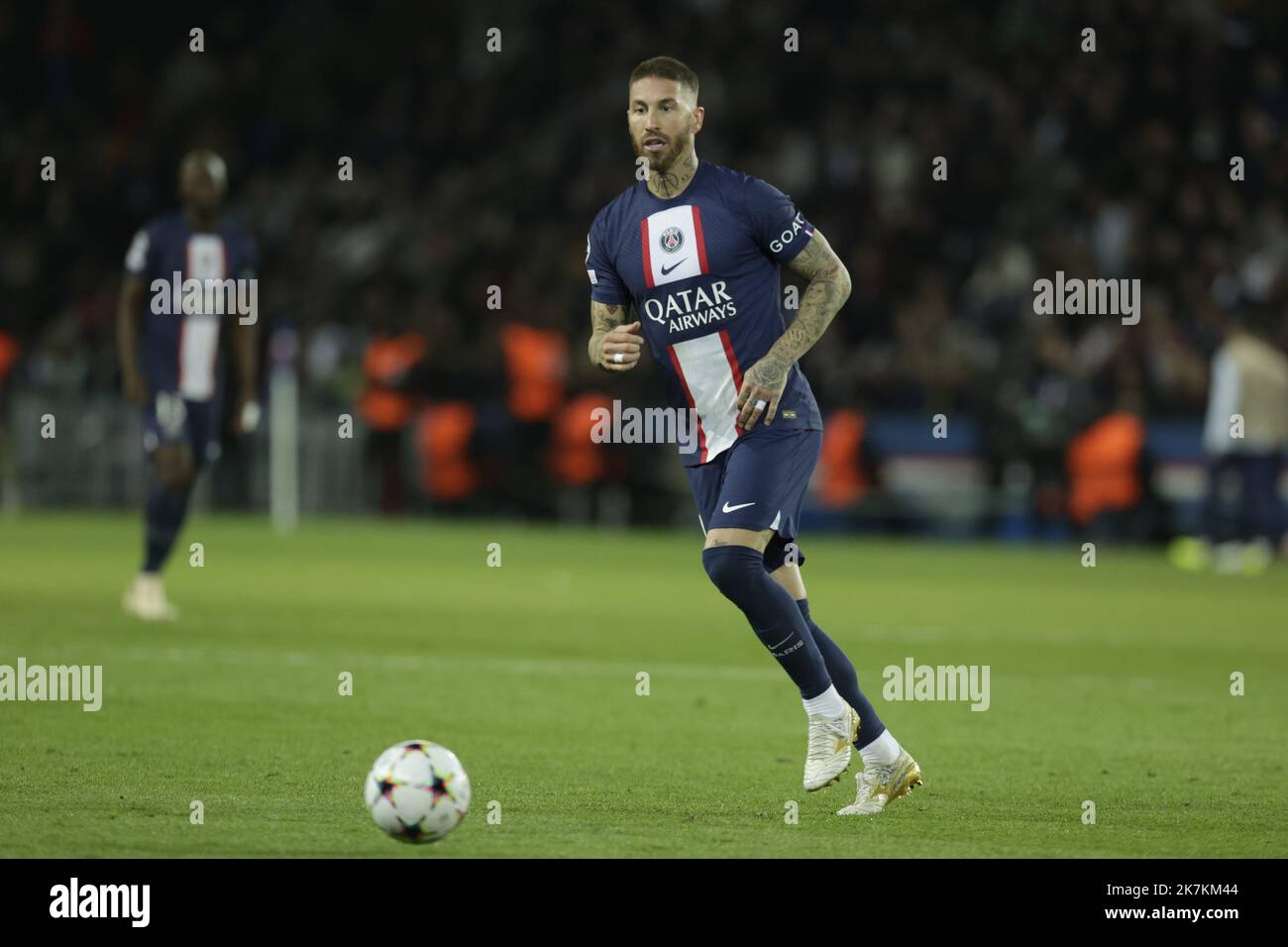©Sebastien Muylaert/MAXPPP - Paris 11/10/2022 Sergio Ramos and Achraf Hakimi of Paris Saint ...