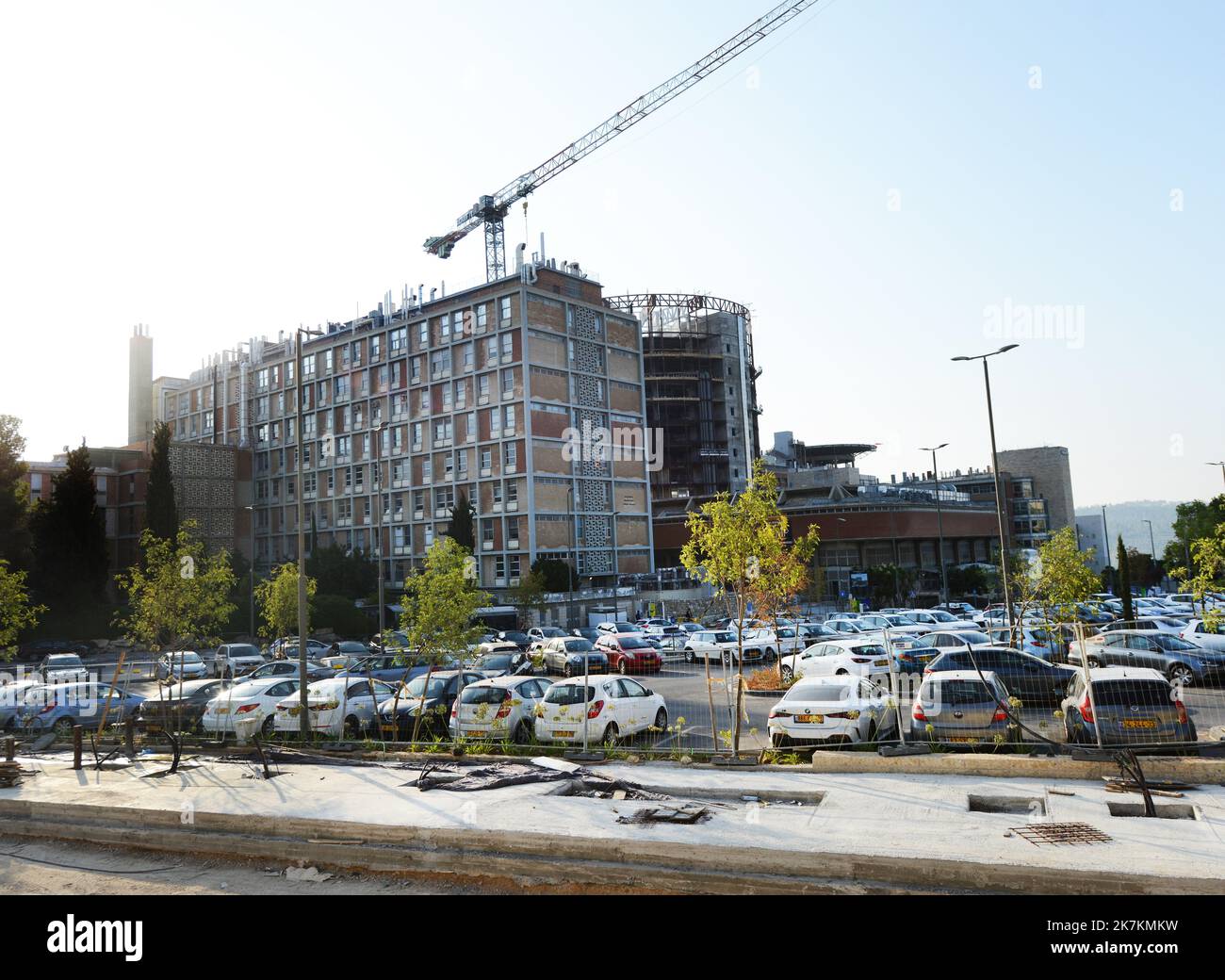 Construction and renovation of the old building in the Hadassah medical ...