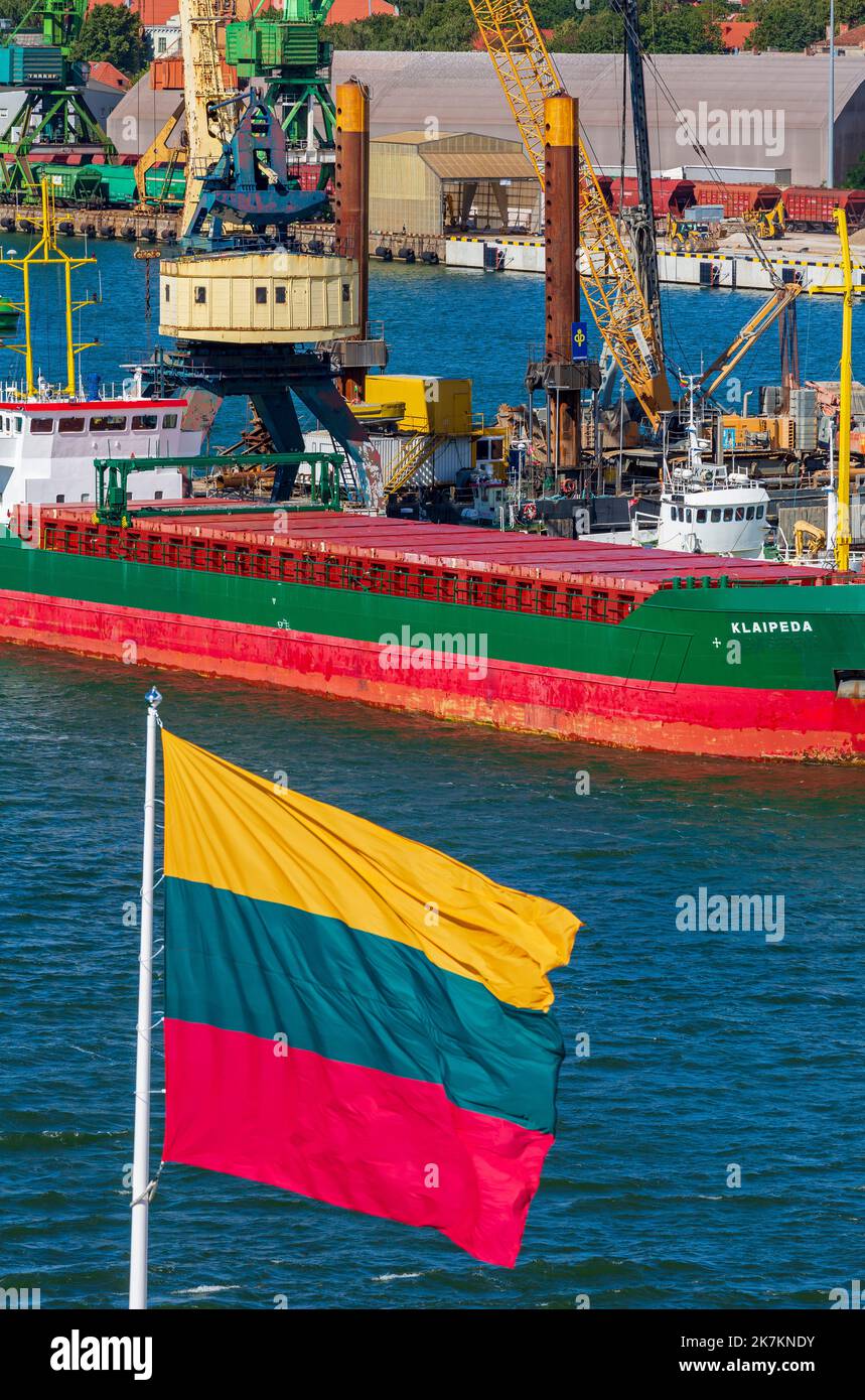 Cargo ship & national flag, Klaipeda, Eponymous County, Lithuania Stock ...