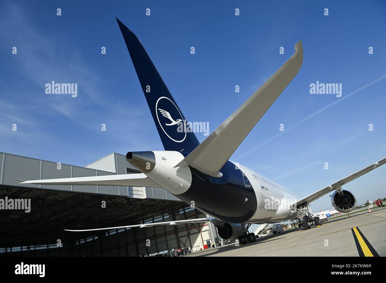 17 October 2022, Berlin, Schönefeld: The Lufthansa Dreamliner of the ...