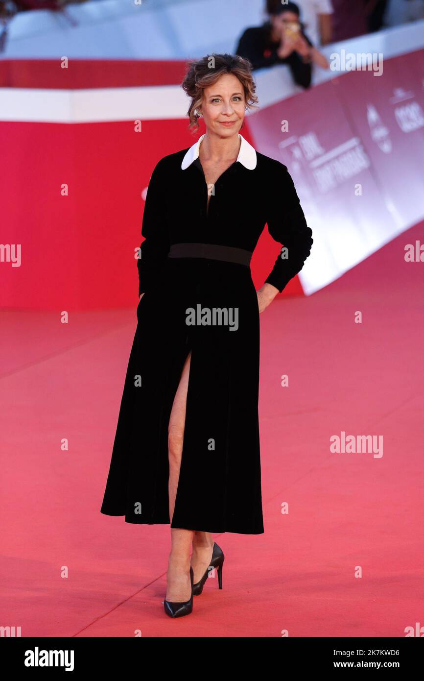 Carlotta Natoli attends the red carpet of the movie "War - La guerra ...