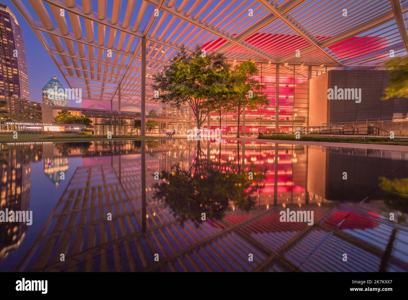 Dallas green pink hi-res stock photography and images - Alamy