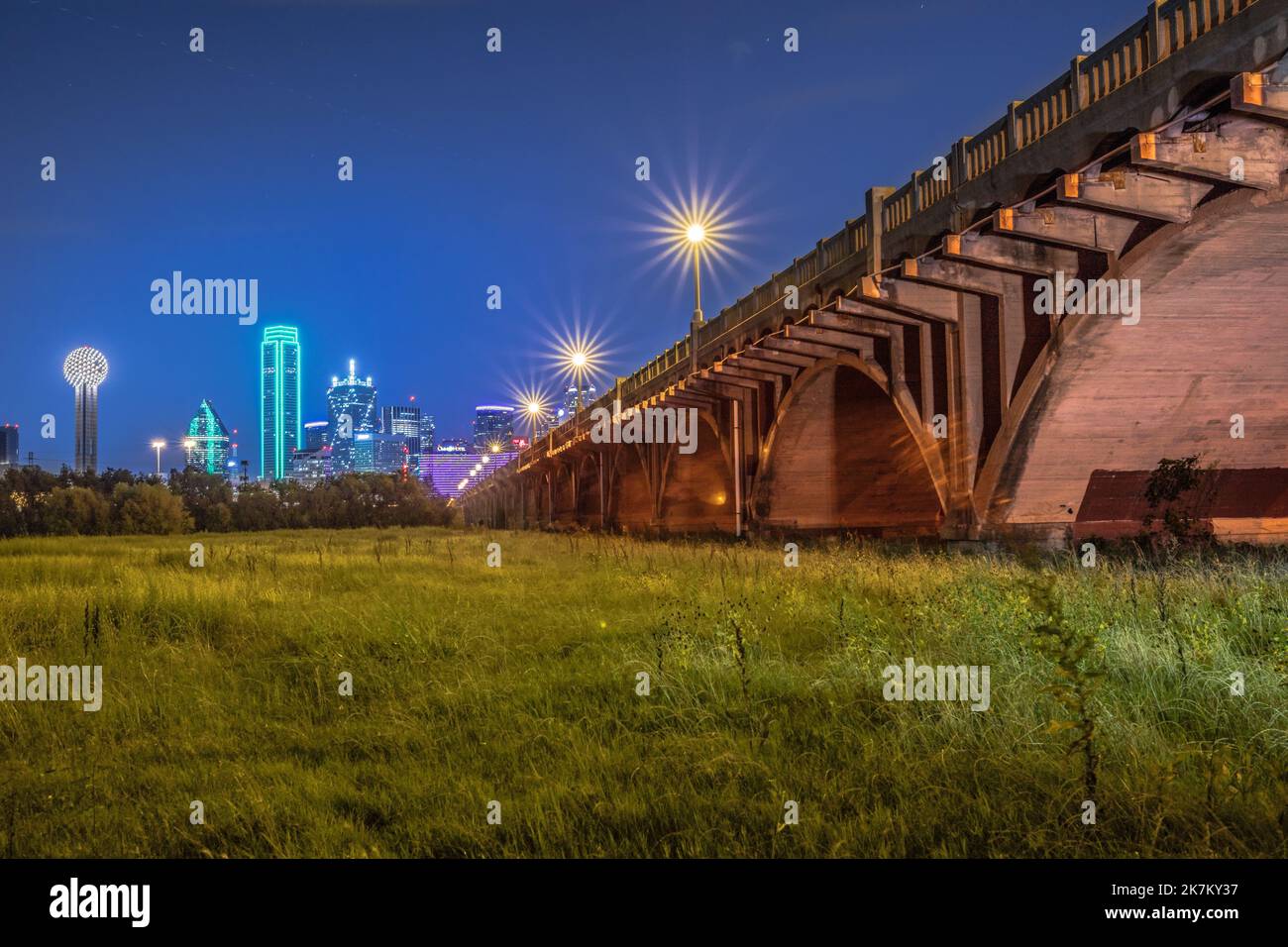 Dallas bridge hi-res stock photography and images - Alamy