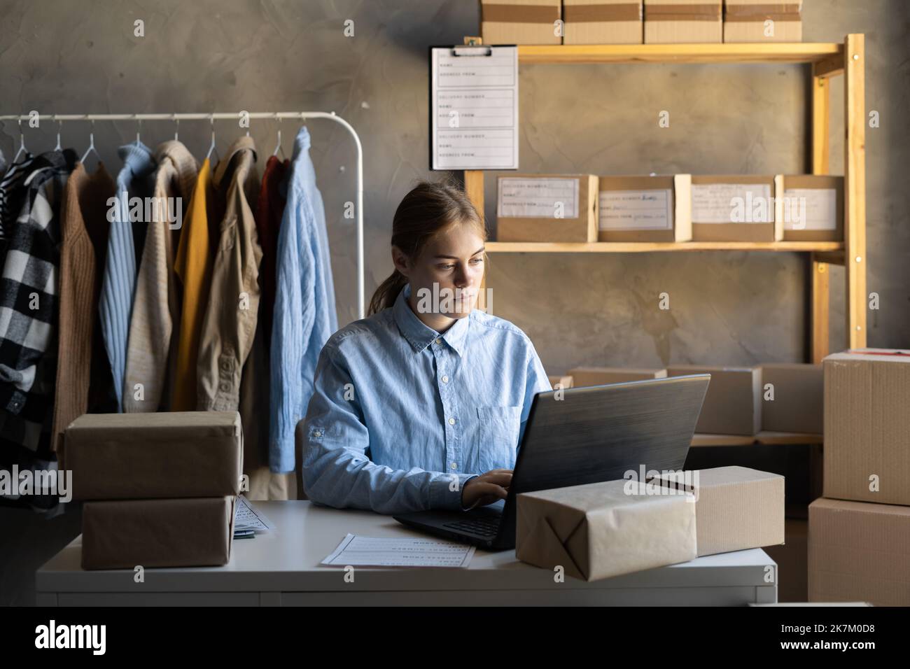 Packaging clothes hi-res stock photography and images - Alamy