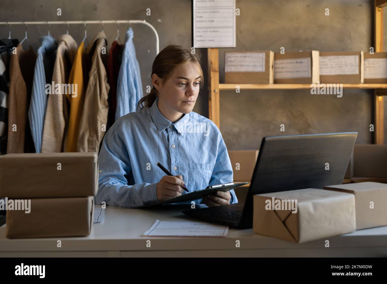 Packaging clothes hi-res stock photography and images - Alamy