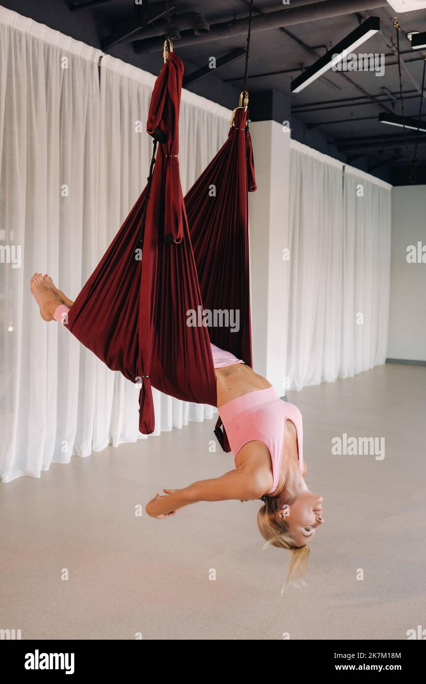 Hanging position hi-res stock photography and images - Alamy