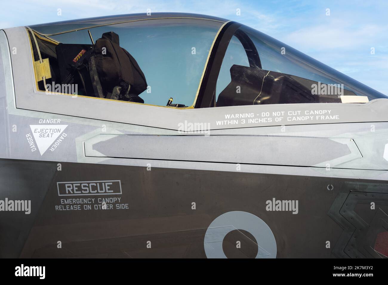 F 35 cockpit hi-res stock photography and images - Alamy