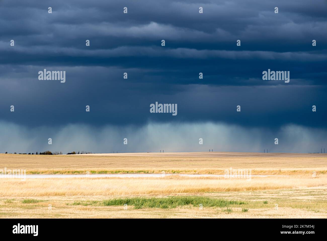 Field storm clouds hi-res stock photography and images - Alamy