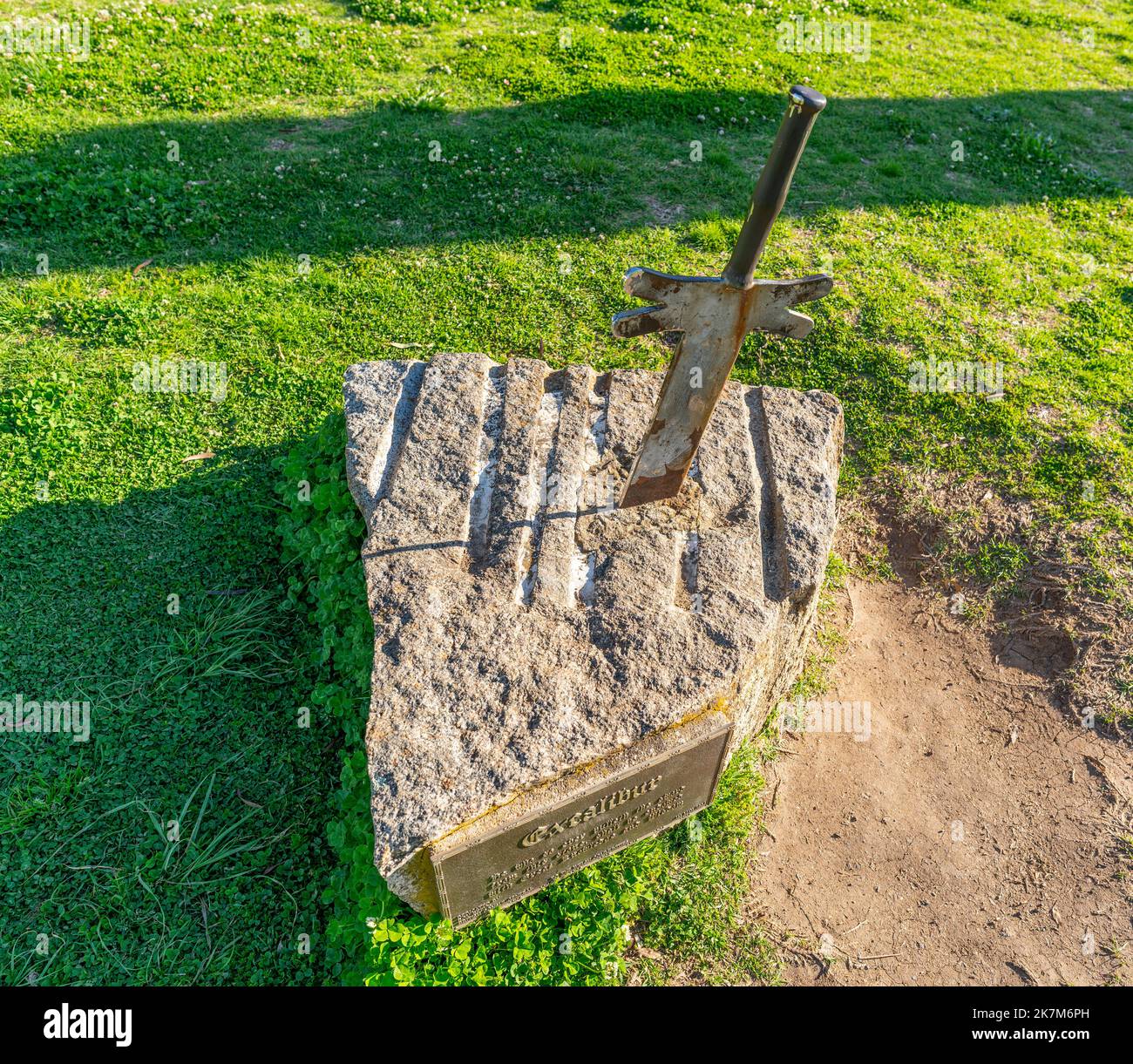 Excalibur Sword in stone at Glen Innes, Standing Stones in northern new ...