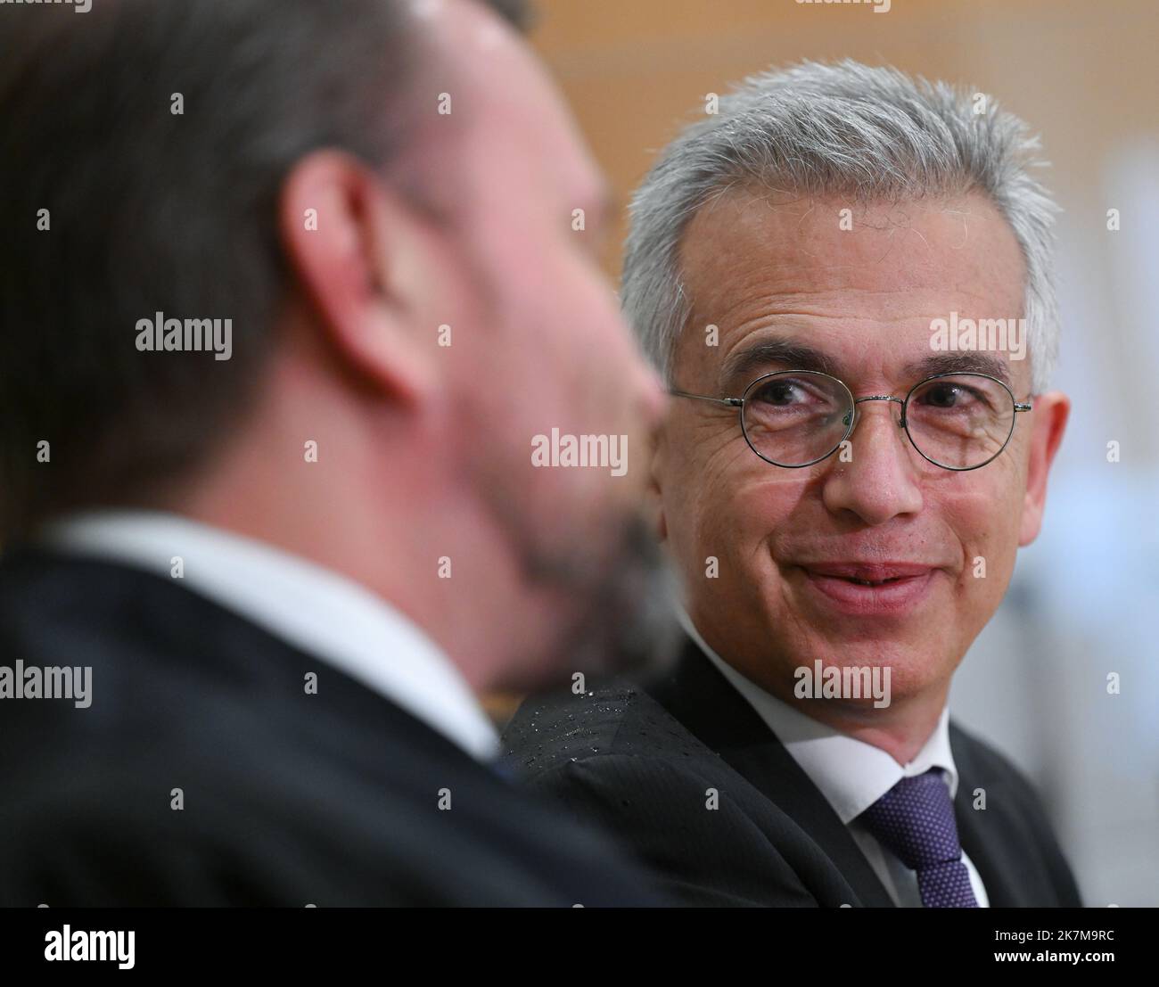 Controversial defense attorney hi-res stock photography and images - Alamy