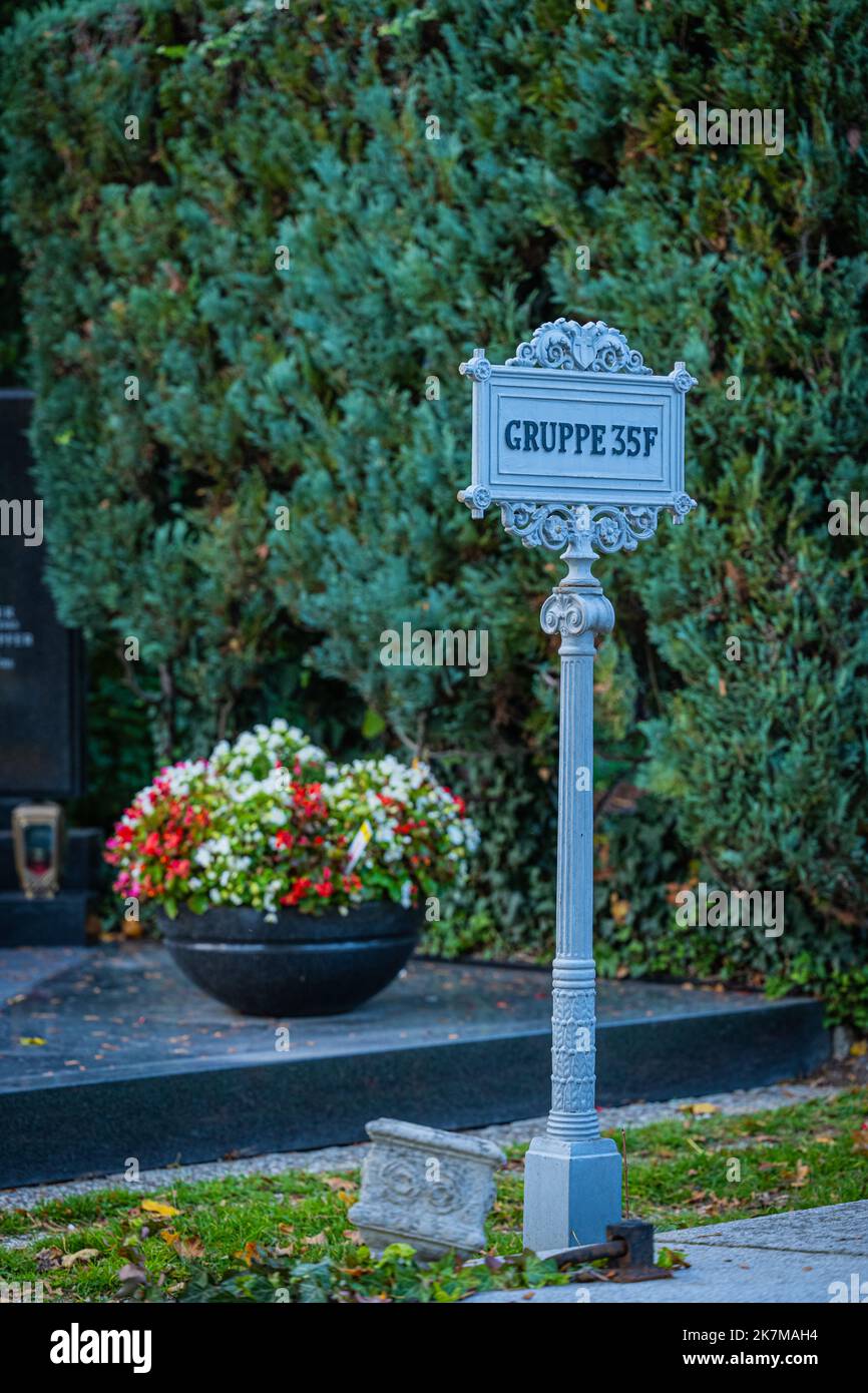 Vienna central cemetery gate 2 in Simmering Stock Photo - Alamy