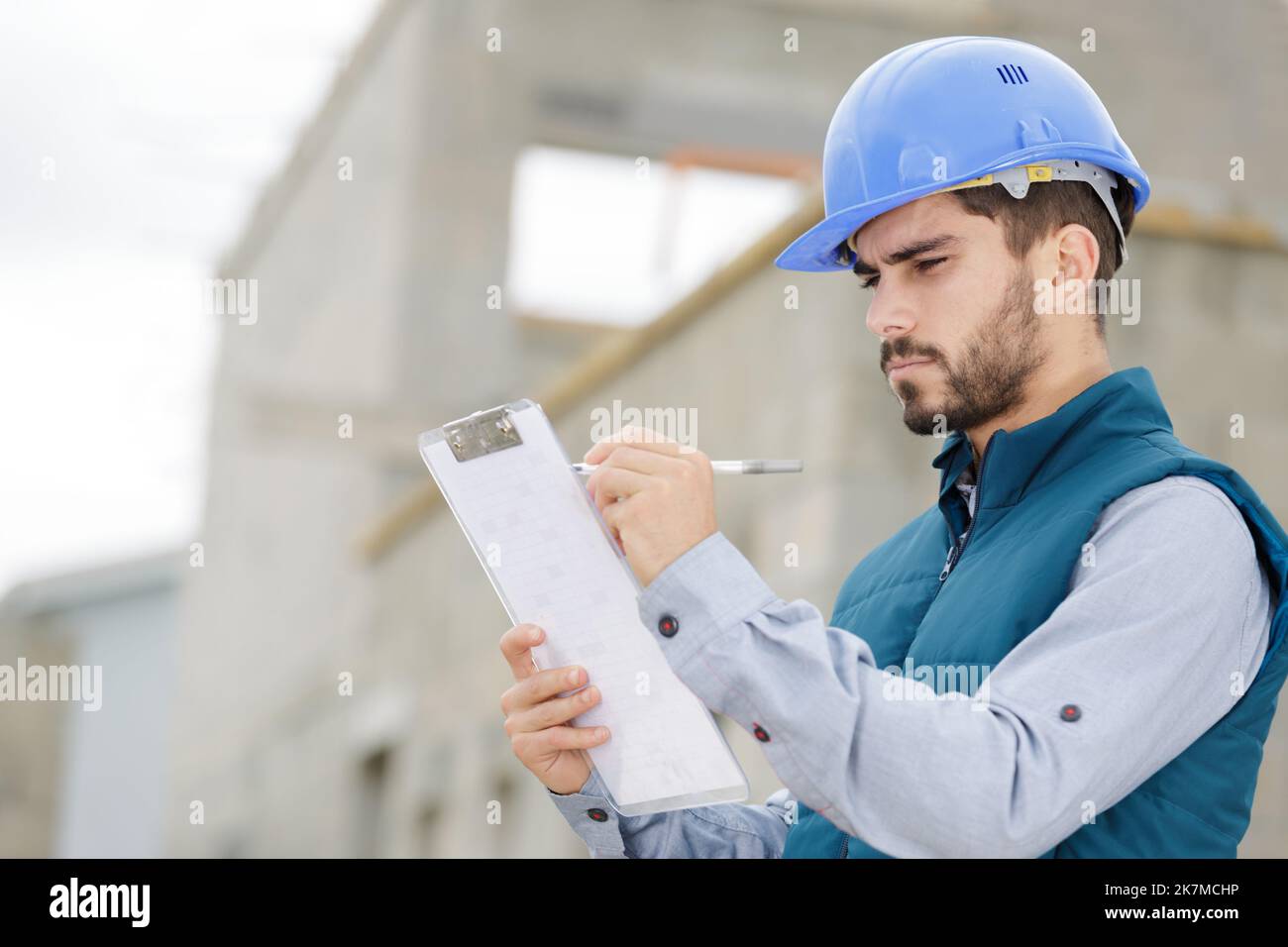 House man clipboard exterior hi-res stock photography and images - Alamy