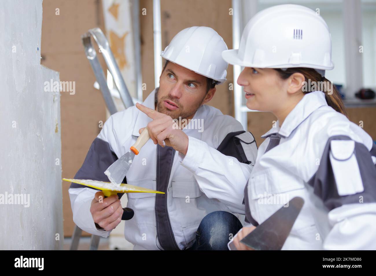 Conversation filling hi-res stock photography and images - Alamy