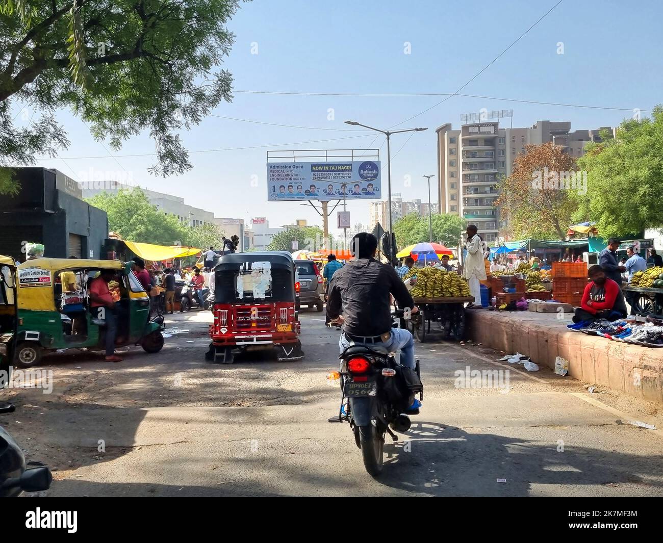India. A normal day in Indian traffic Stock Photo - Alamy