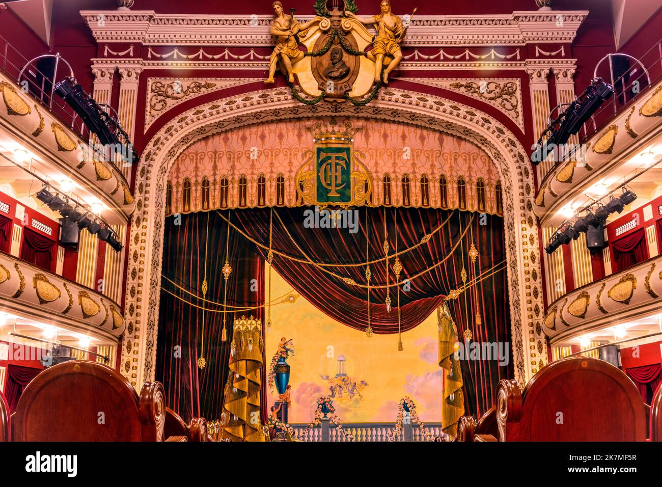 Empty theatre from stage view hi-res stock photography and images - Alamy