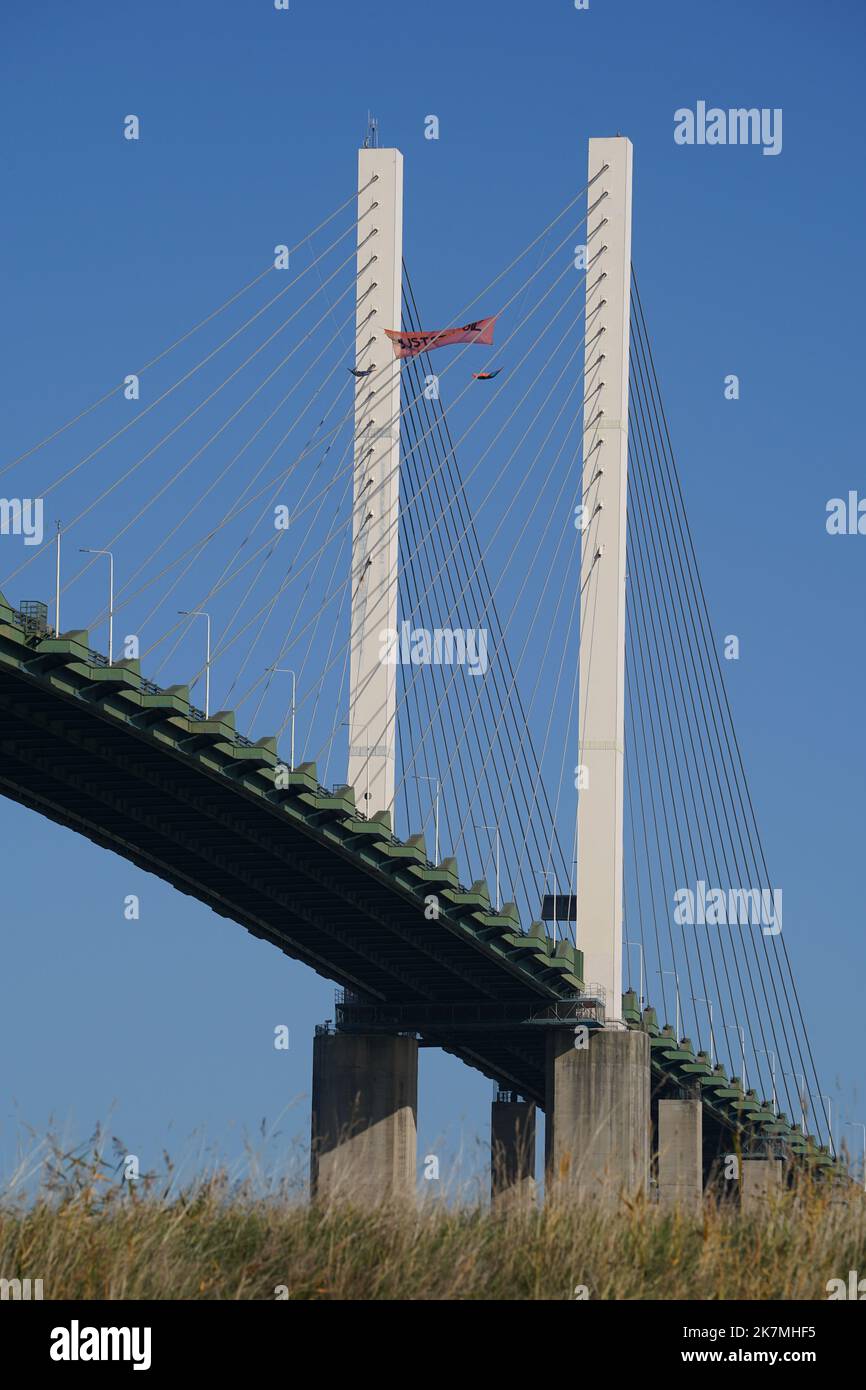 Just Stop Oil protesters continue their protest for a second day on the ...