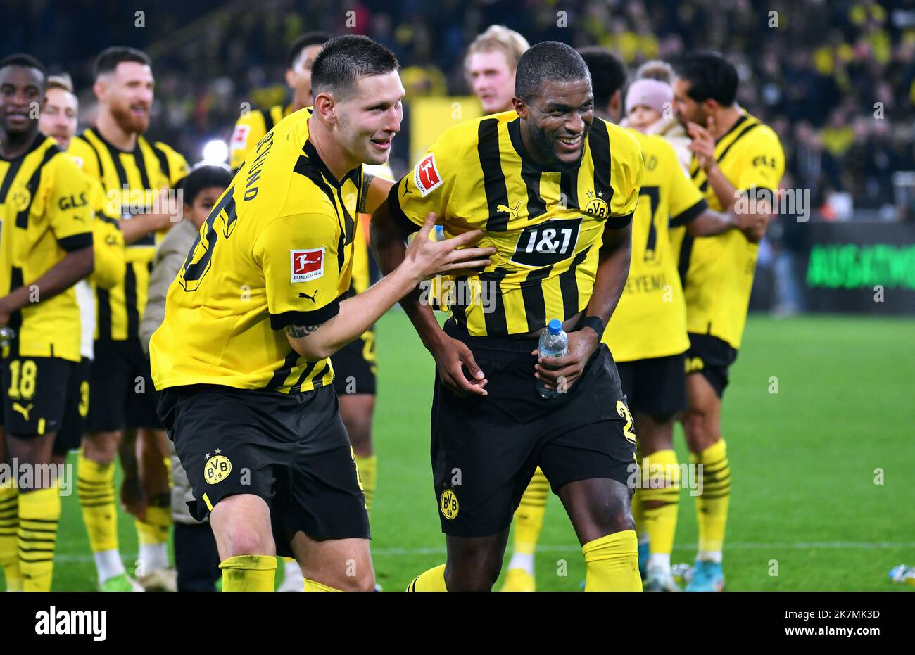 Bundesliga, Signal Iduna Park Dortmund: Borussia Dortmund vs FC Bayern ...
