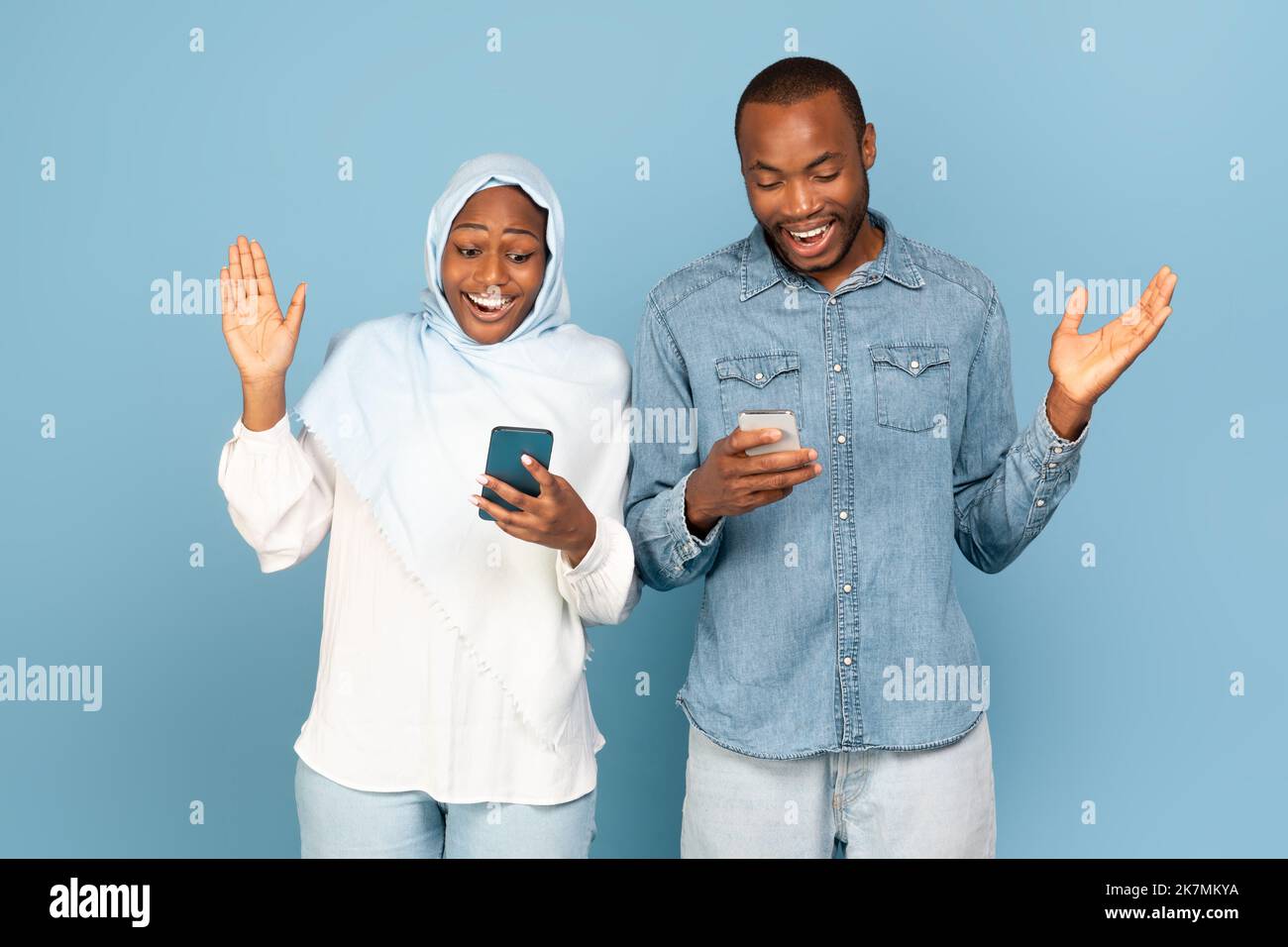 Man texting sms wife using hi-res stock photography and images - Alamy