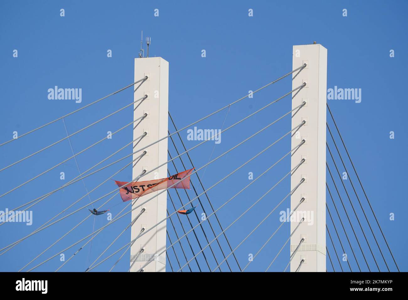 Just Stop Oil protesters continue their protest for a second day on the ...