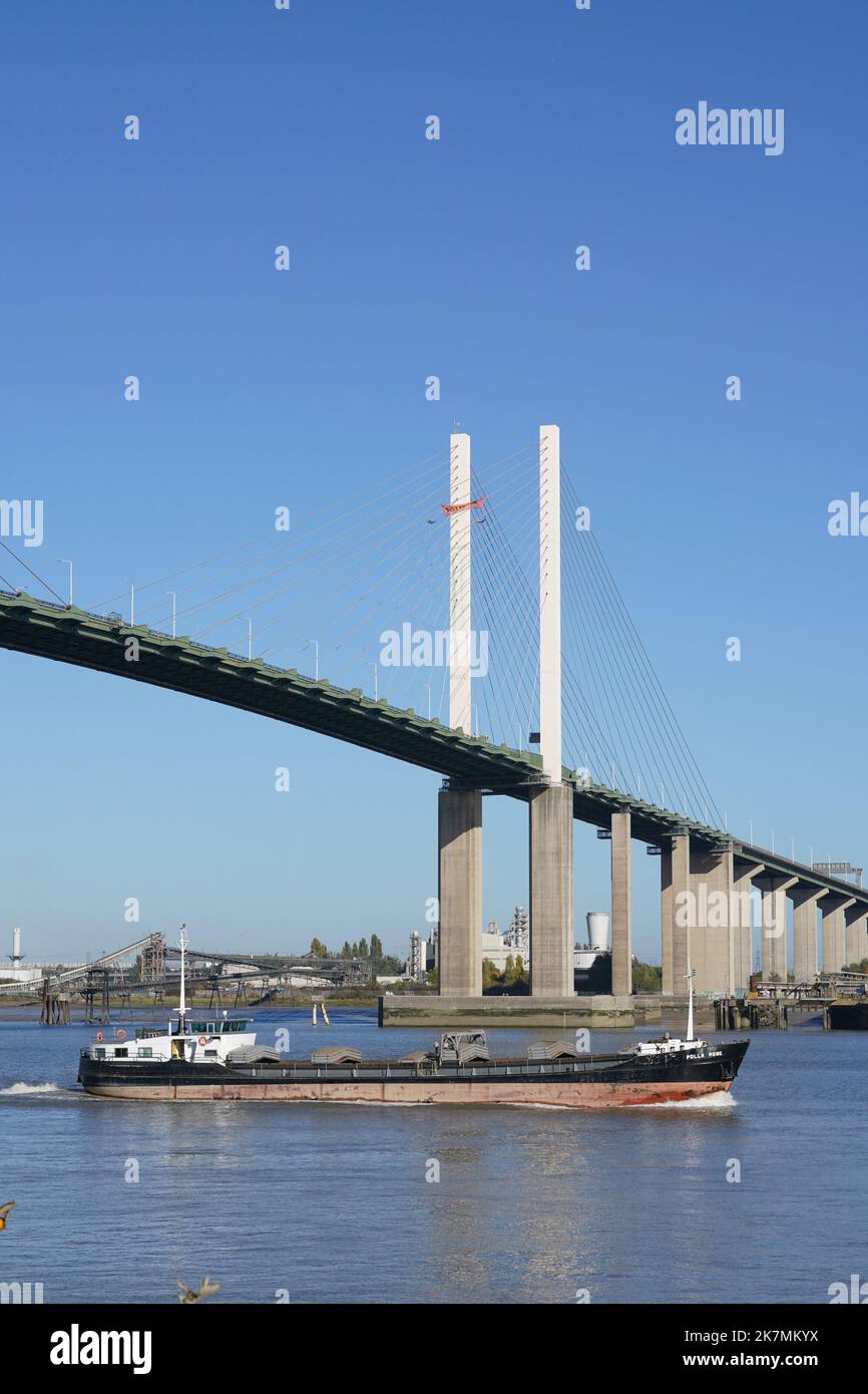 Just Stop Oil protesters continue their protest for a second day on the ...