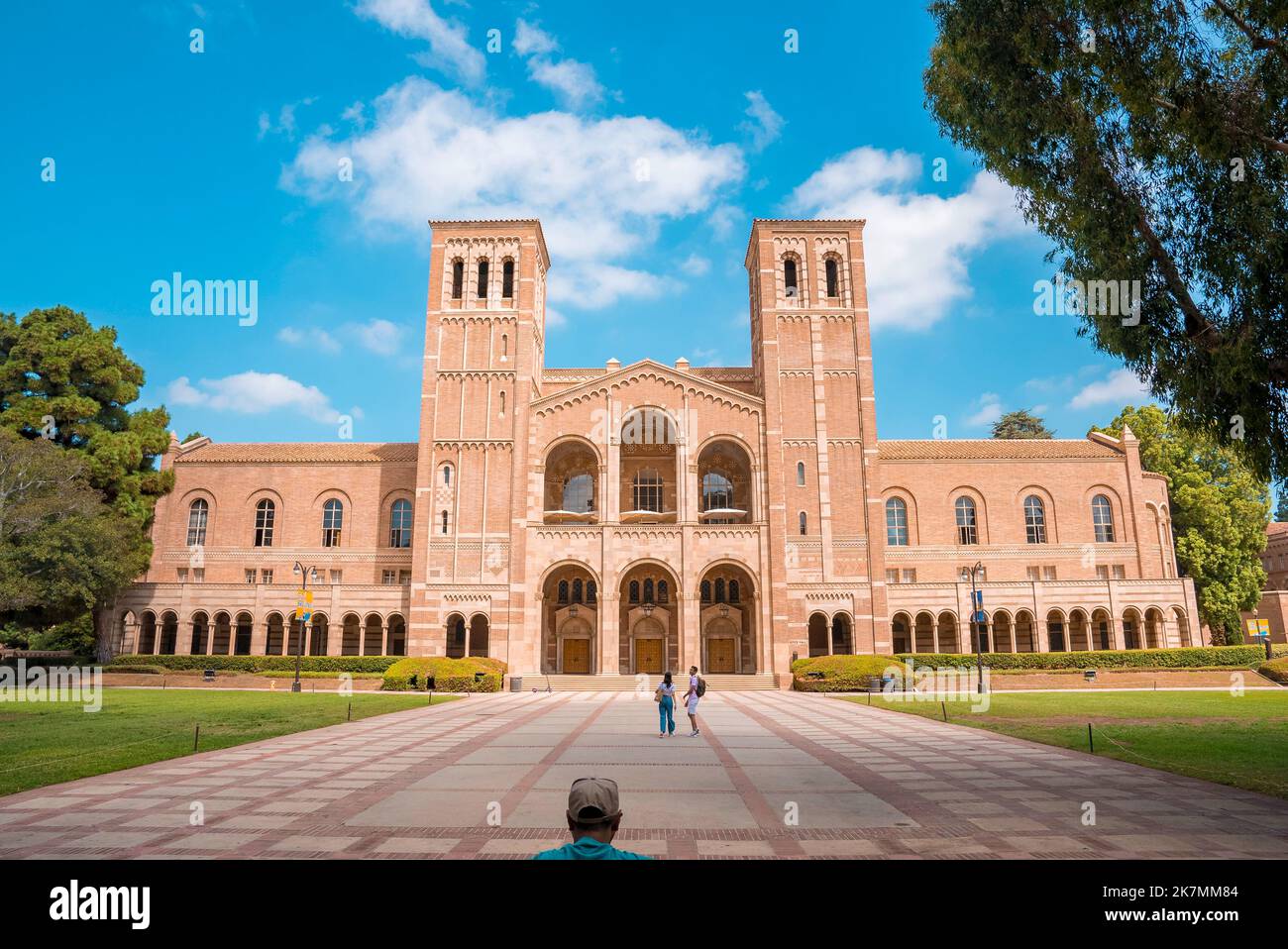 UCLA Bruin Bear on the University of California, Los Angeles, campus ...