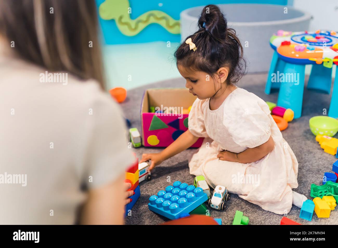Primary school learning blocks hi-res stock photography and images - Alamy