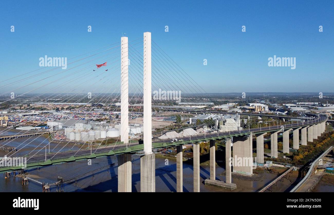 Just Stop Oil protesters continue their protest for a second day on the ...