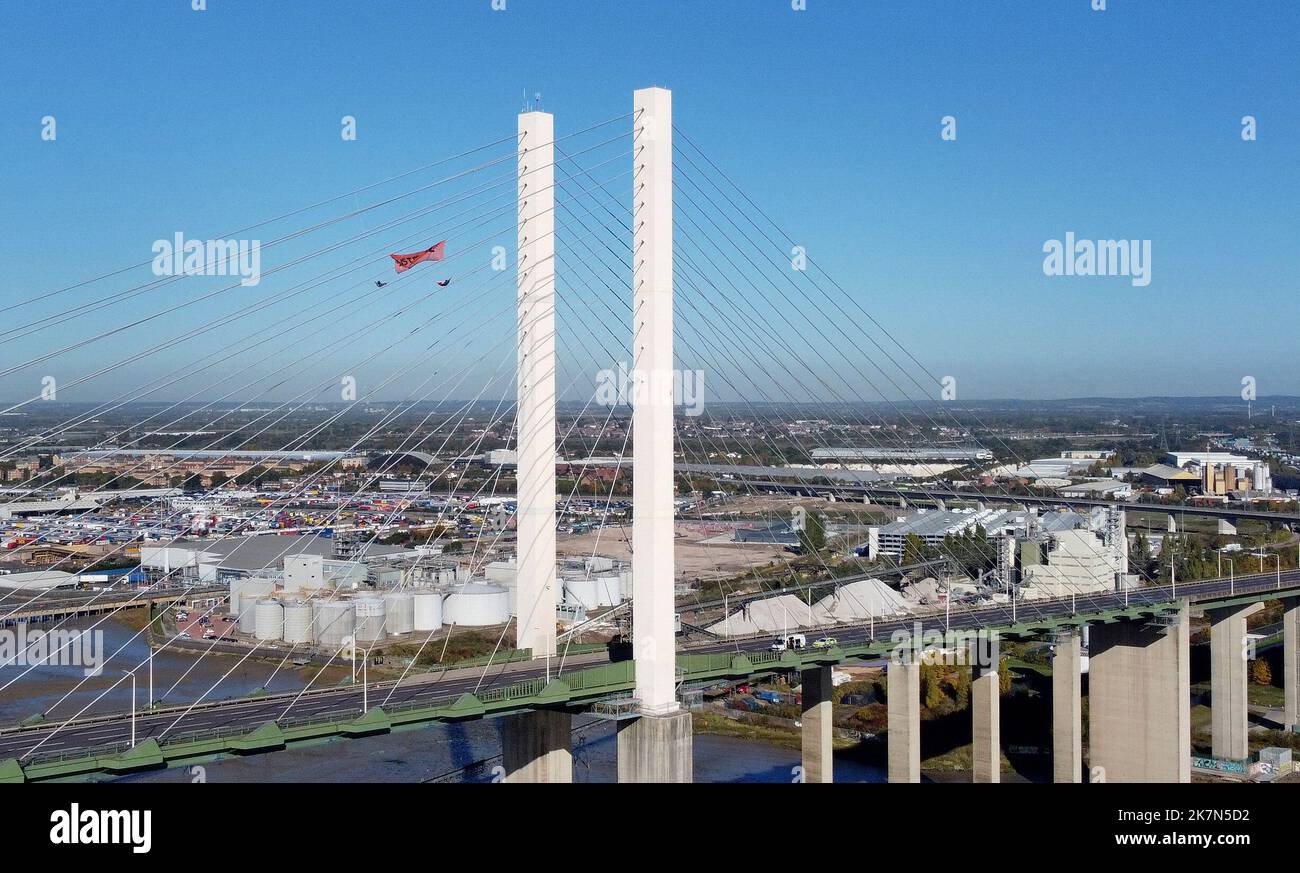 Just Stop Oil protesters continue their protest for a second day on the ...