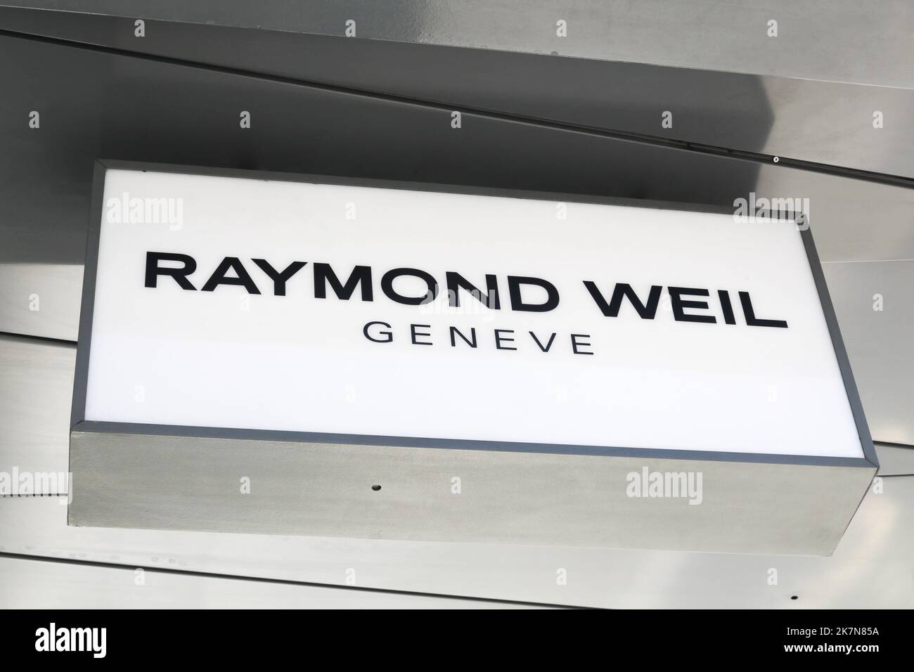 Raymond weil logo hi-res stock photography and images - Alamy