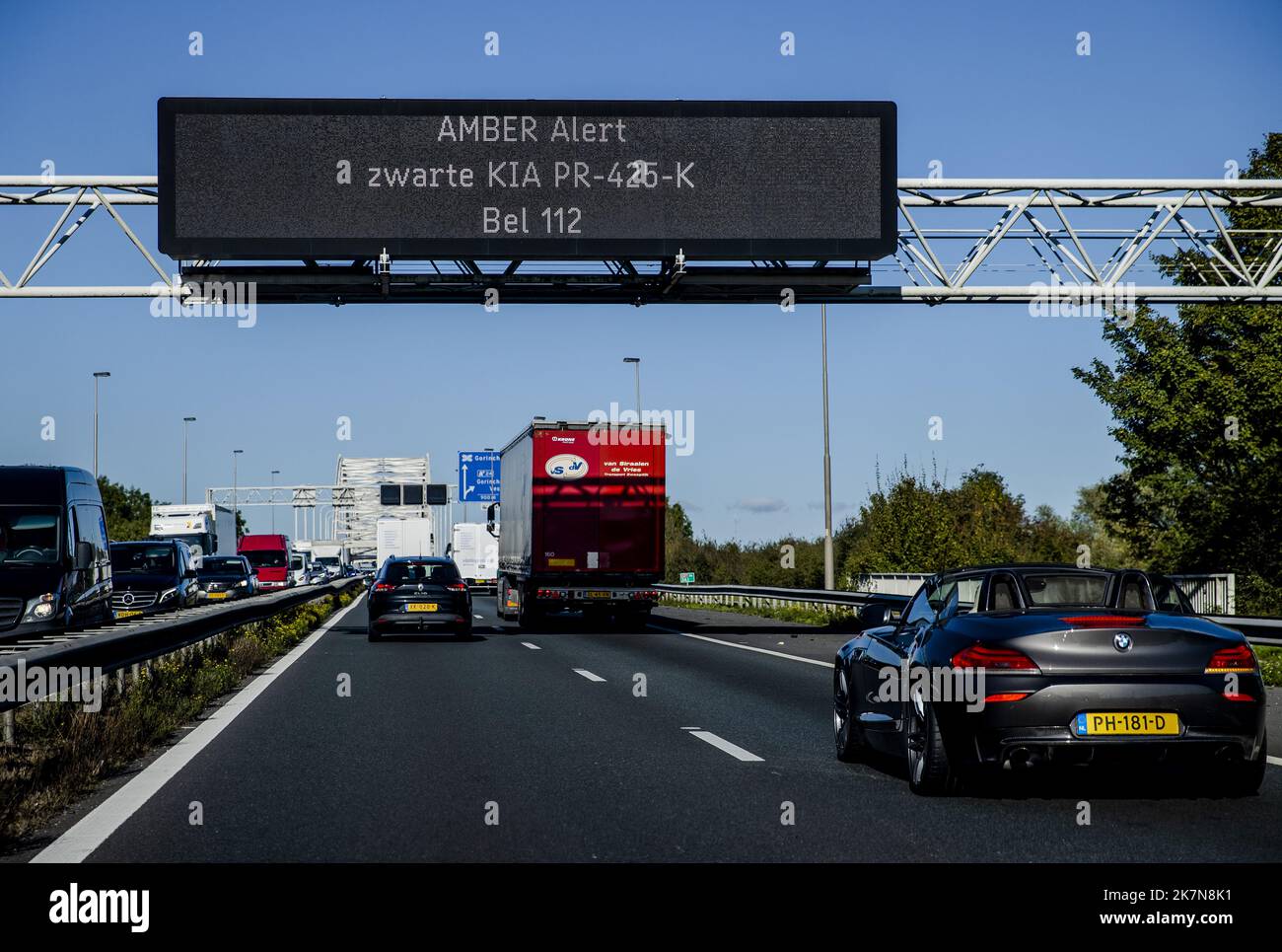 2022-10-18 14:54:10 GORINCHEM - A matrix sign with an information from ...