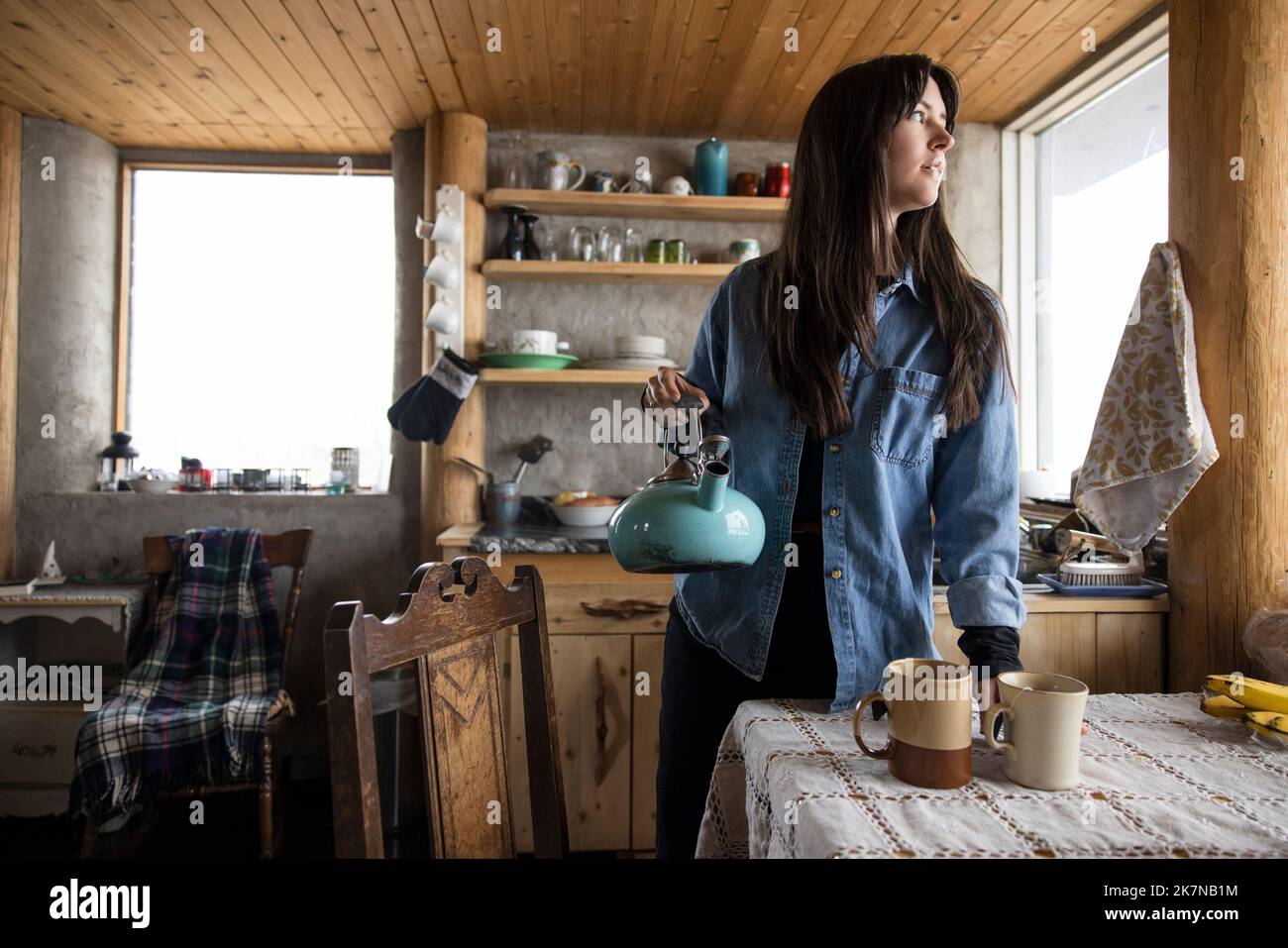 Kitchen hot woman stove hi-res stock photography and images - Alamy