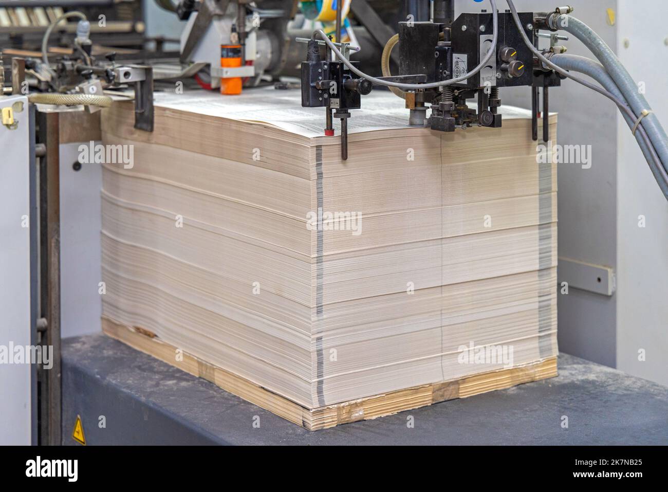 Vacuum Suction Sheet Paper Printing Machine Production Process Stock ...