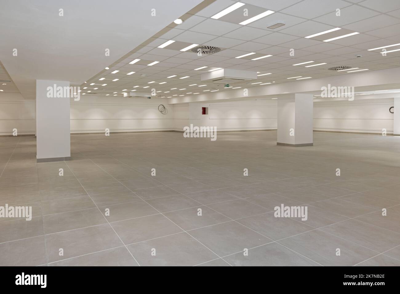 New Empty Big Retail Store Space Clean Floor Stock Photo - Alamy