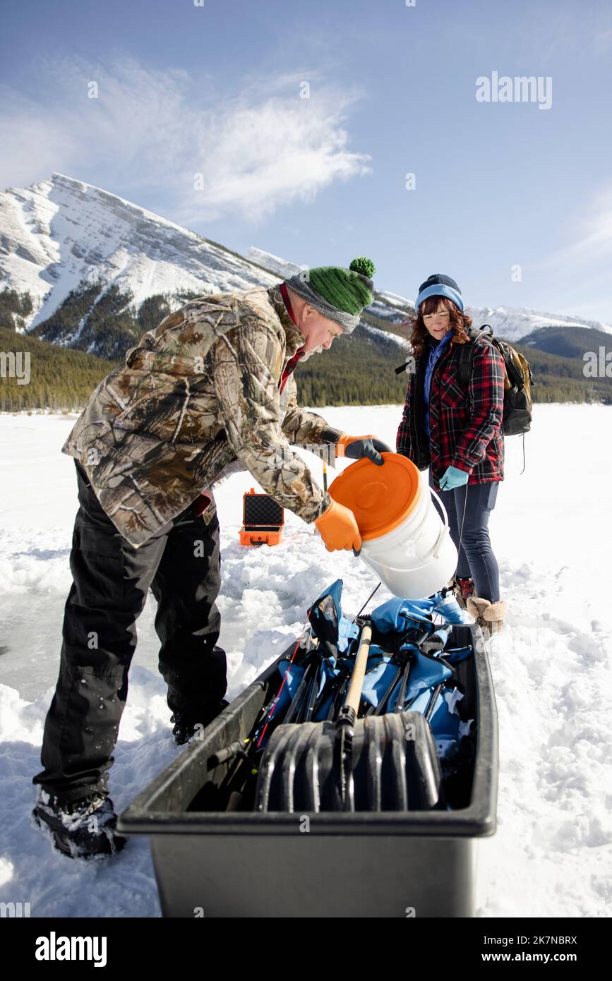 Ice loading hi-res stock photography and images - Alamy