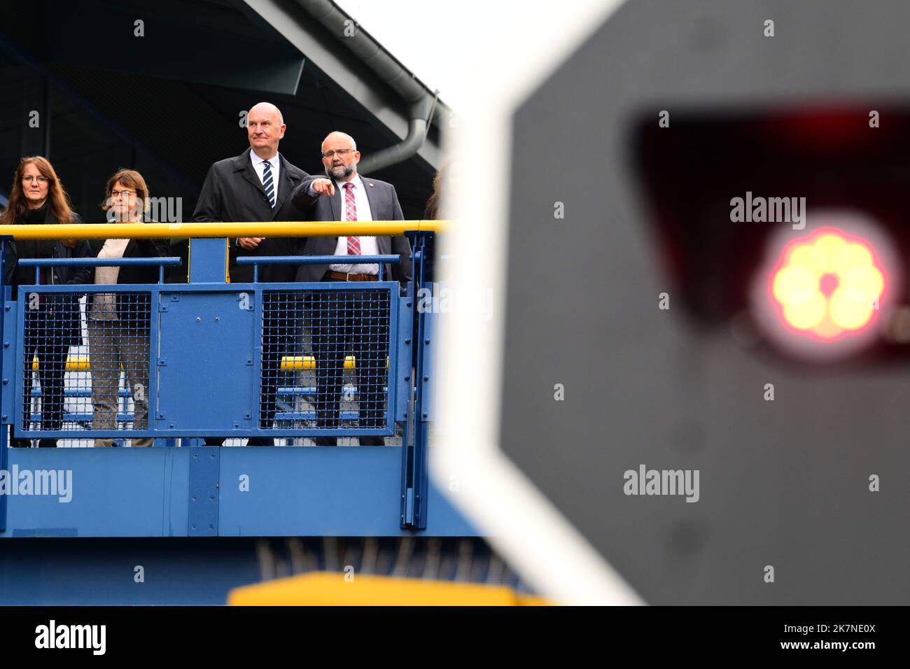 Lift bridge joint hi-res stock photography and images - Alamy