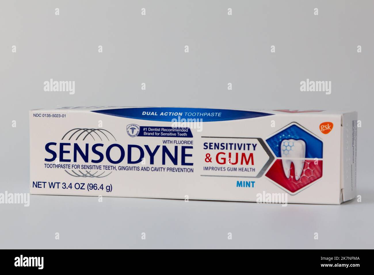 Sensodyne logo hi-res stock photography and images - Alamy