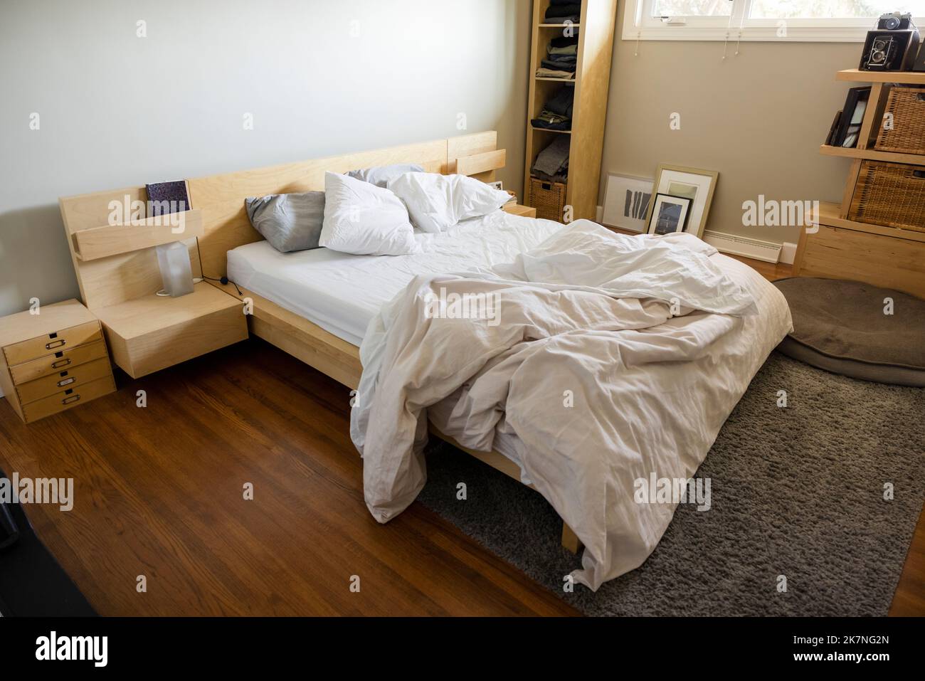 Bed blankets hi-res stock photography and images - Alamy