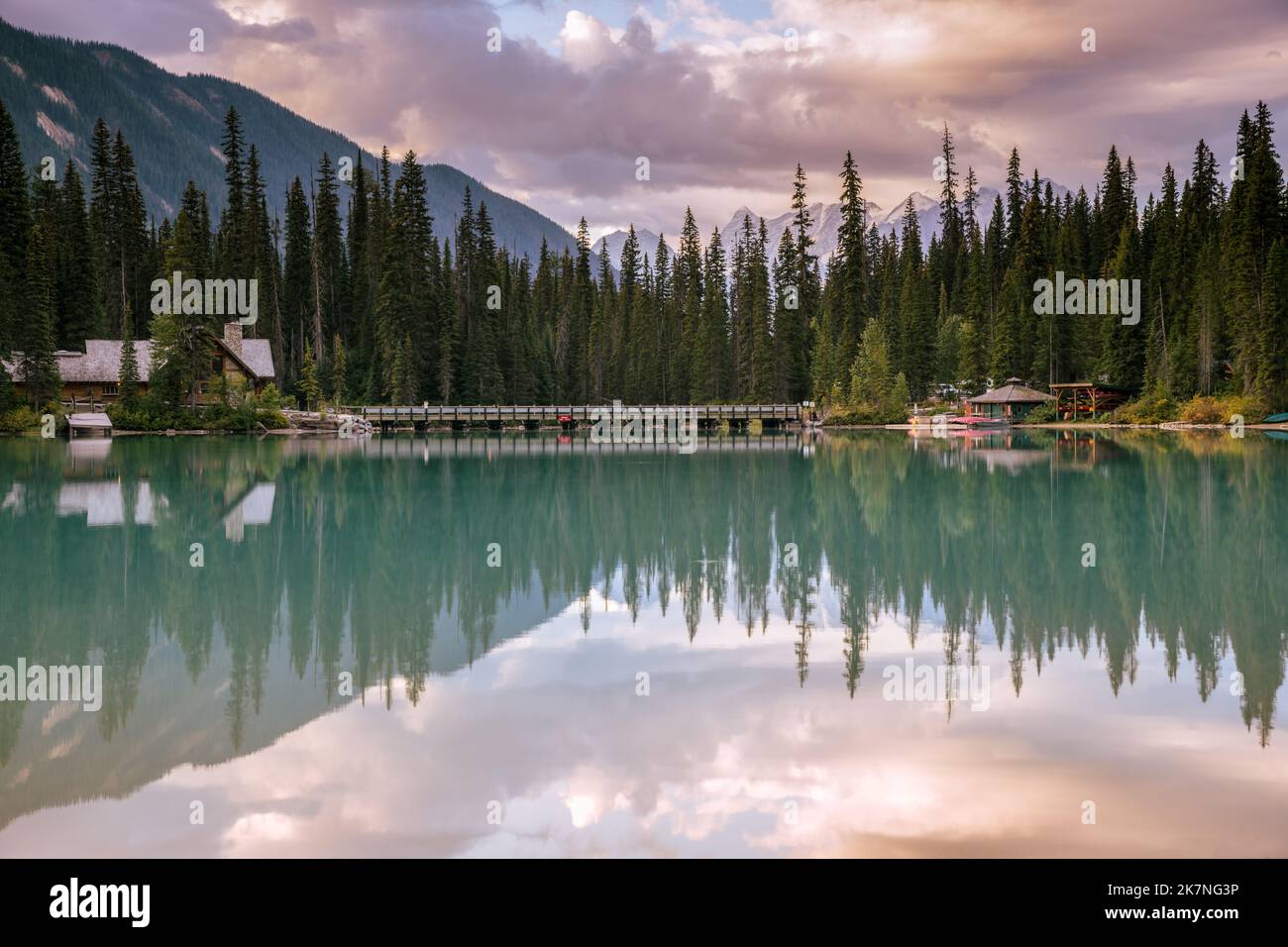 Emerald Lake at Sunrise, with lodges reflecting in the water, Yoho ...